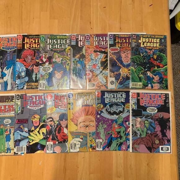 DC Comics | Accents | Vintage Dc Collection Of 3 Justice League Comic ...